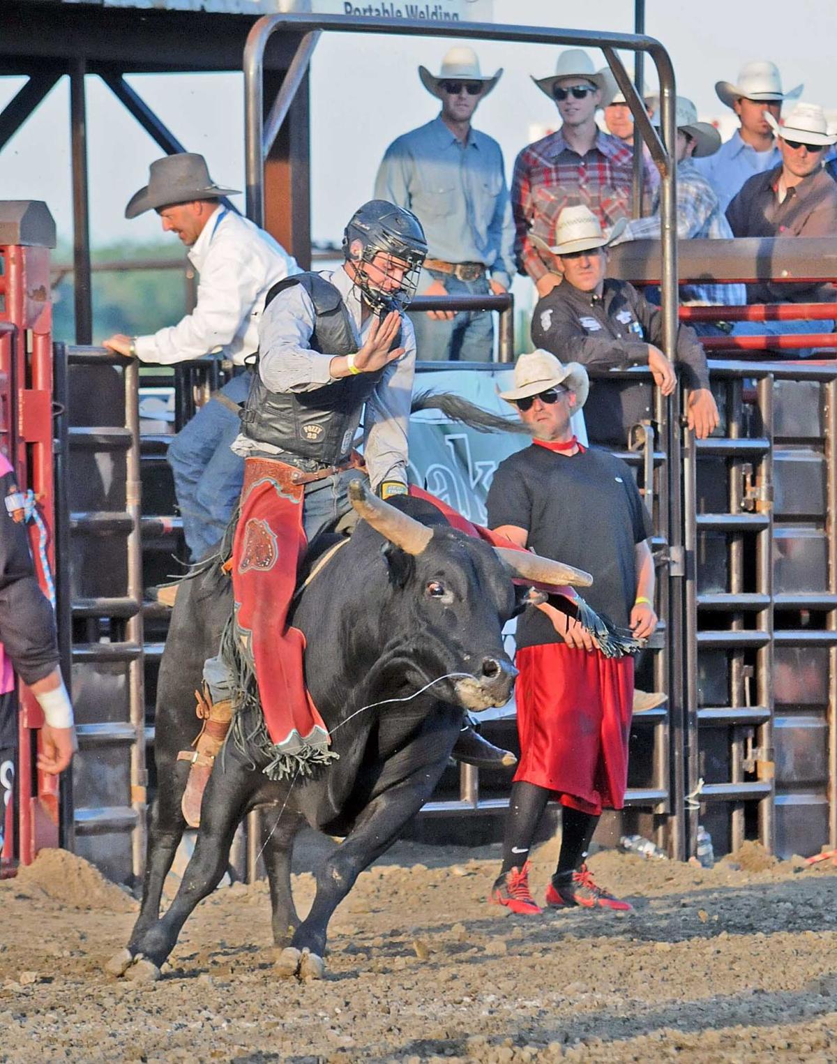 Extreme Bulls opens Mandan Rodeo Days