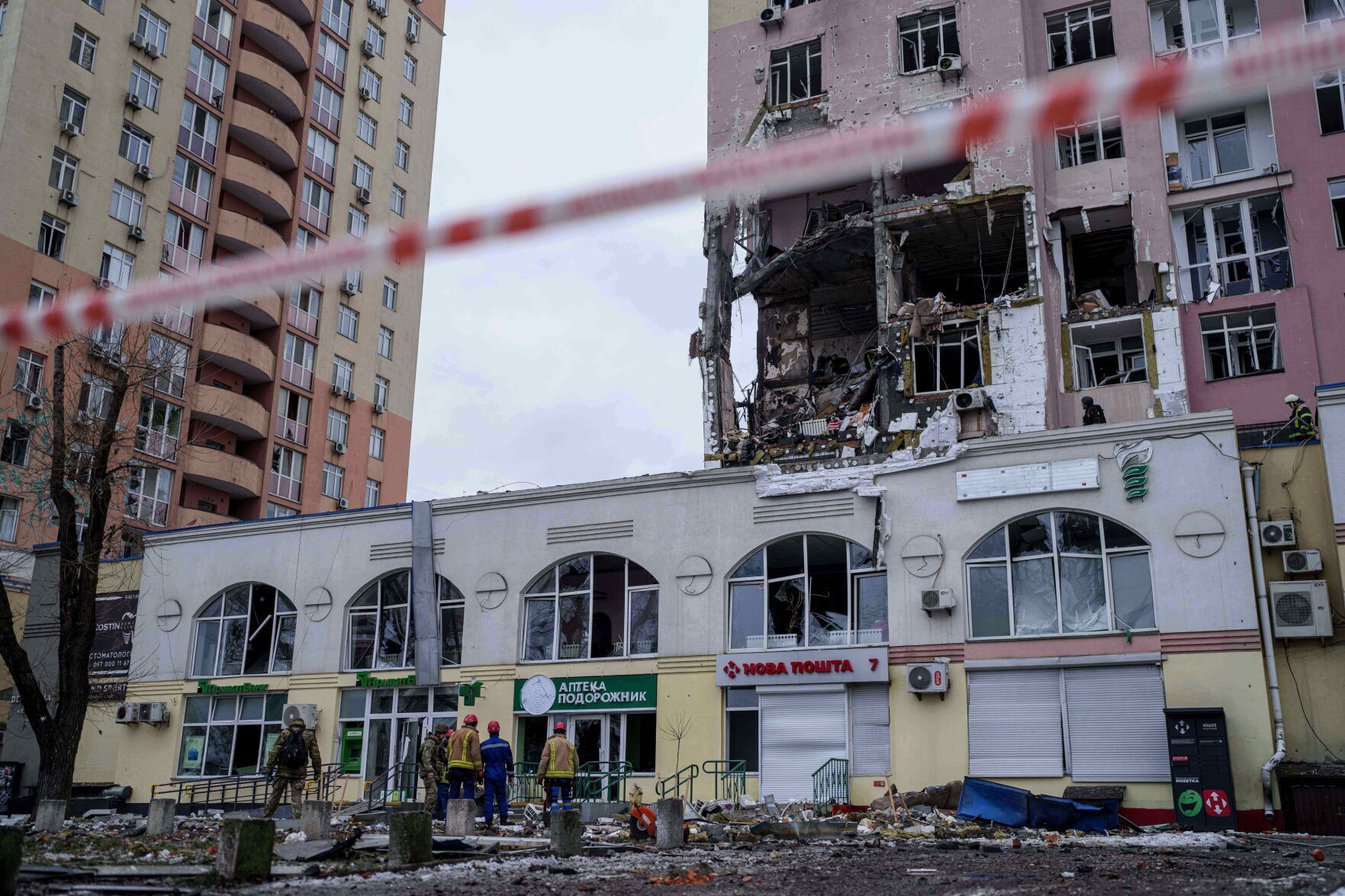 Photos show destruction after Russian attack on Kyiv