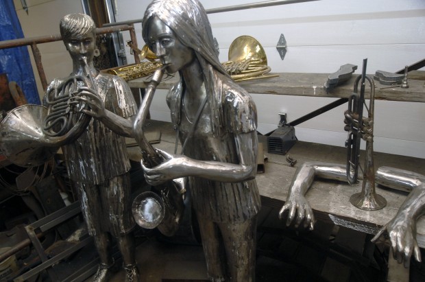 Artist Tom Neary creates sculptures honoring founders of Eckroth Music
