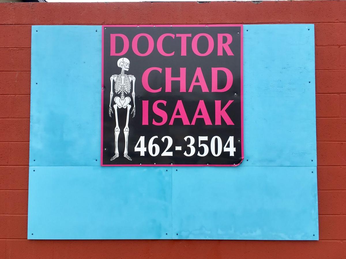 Quadruple murder suspect Chad Isaak's chiropractic license suspended