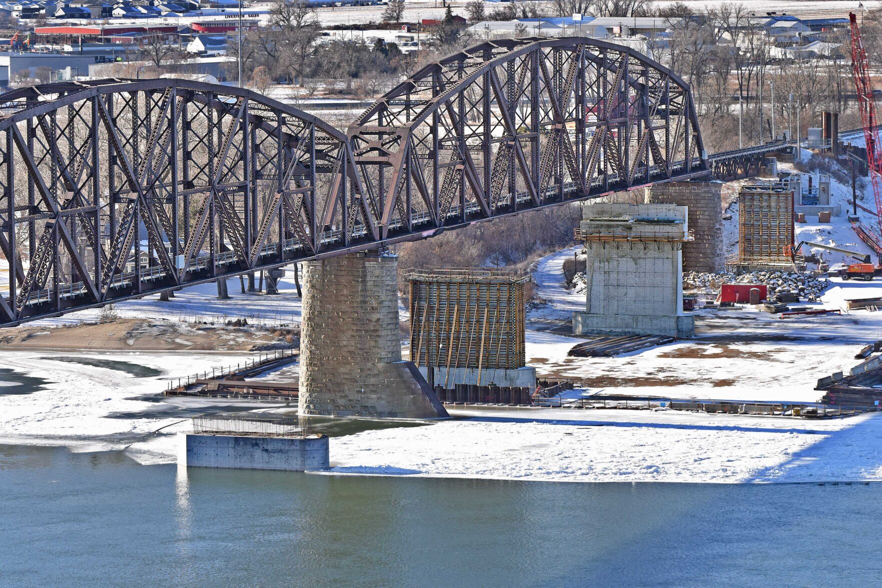 Bismarck-Mandan rail bridge construction passes halfway mark
