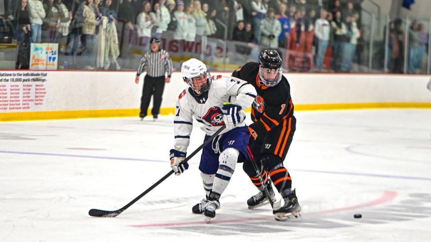 U-Mary hockey swept by Jamestown in home-and-home