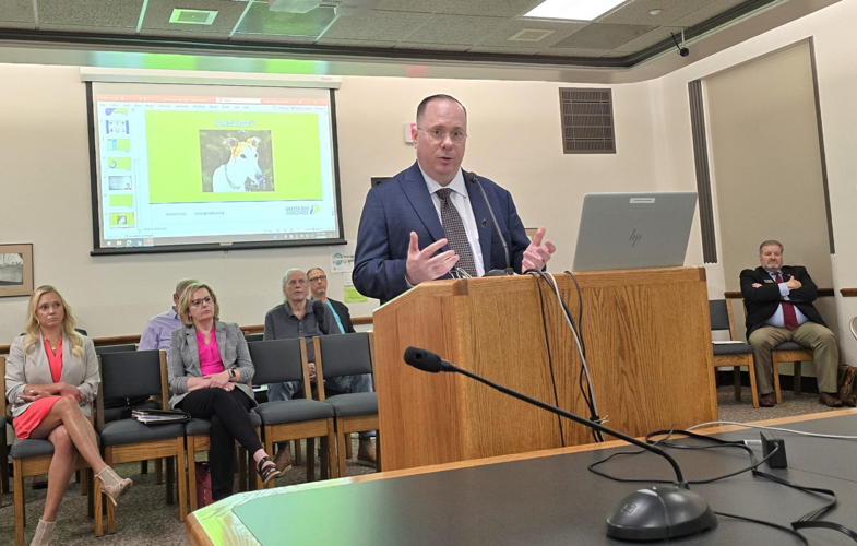 Advocates push to end online dog betting in North Dakota