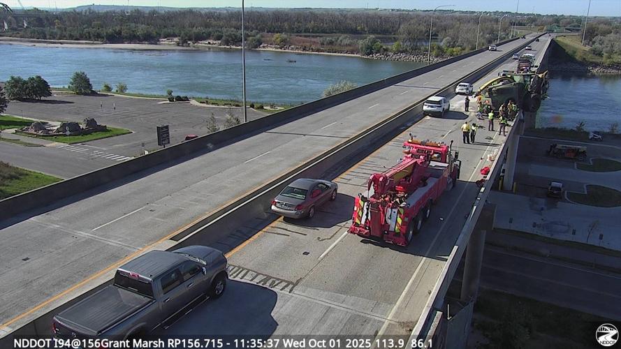 Crash temporarily closes WB I-94 between Bismarck and Mandan