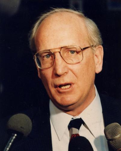 Former North Dakota lawmaker, UND booster Earl Strinden dies