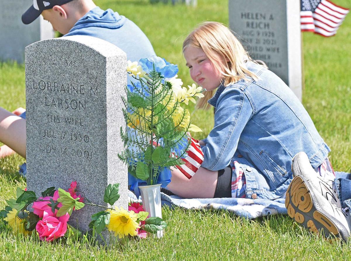 Memorial Day ceremony brings out community, honor