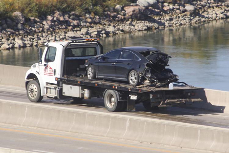 Crash temporarily closes WB I-94 between Bismarck and Mandan