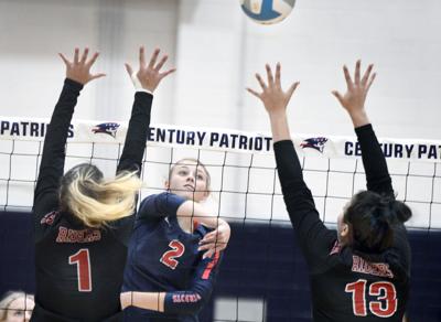 West Region battles through tough Crossover