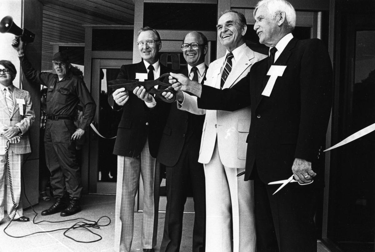 Former North Dakota Gov. Allen Olson dies at 87