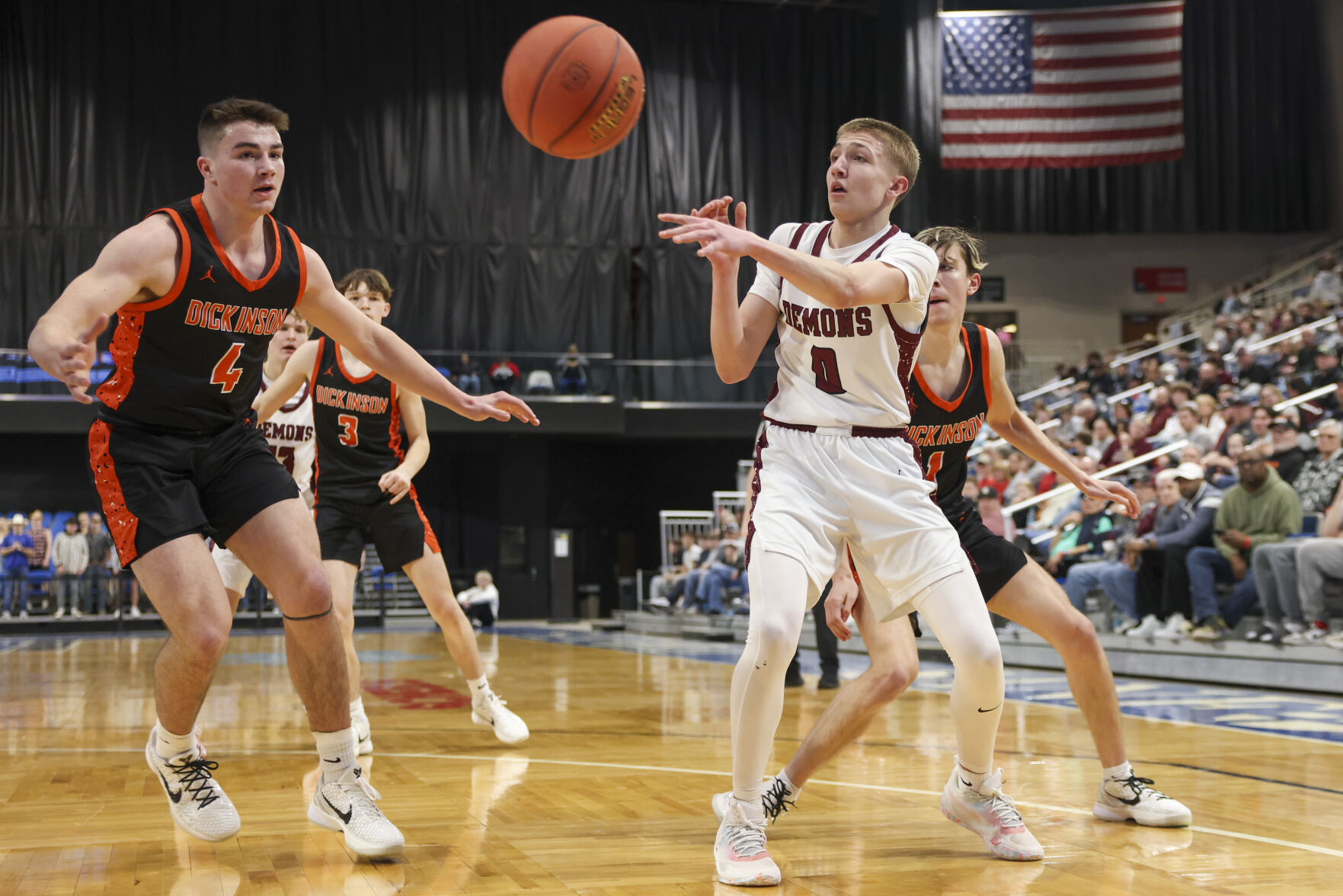 Bismarck, Minot advance to semifinals