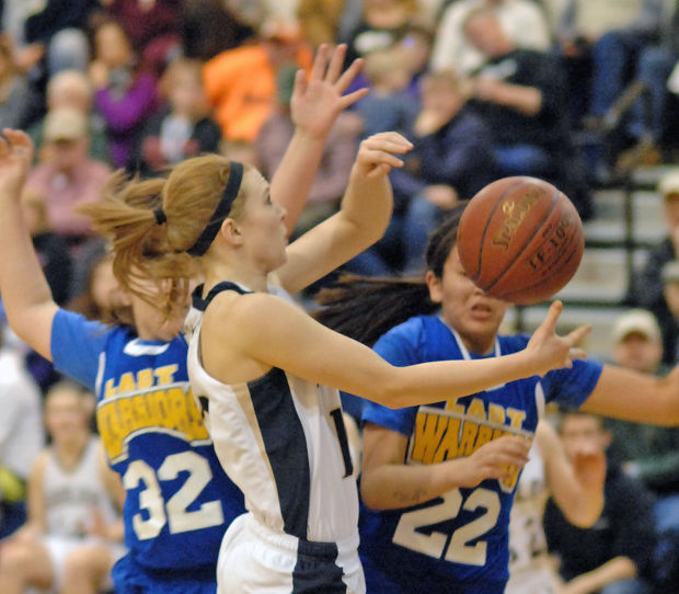 Without Wilkinson, Skyhawks top Warriors