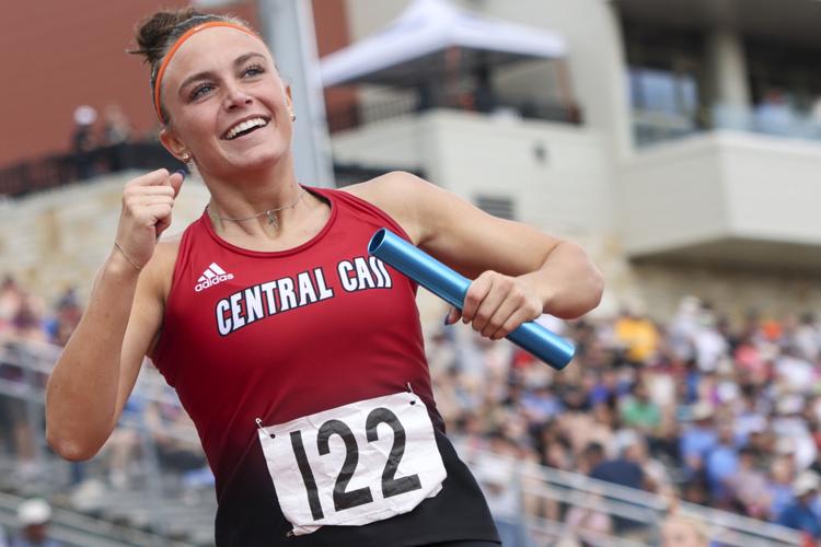 Stahl, Reinhardt highlight Class B state track meet