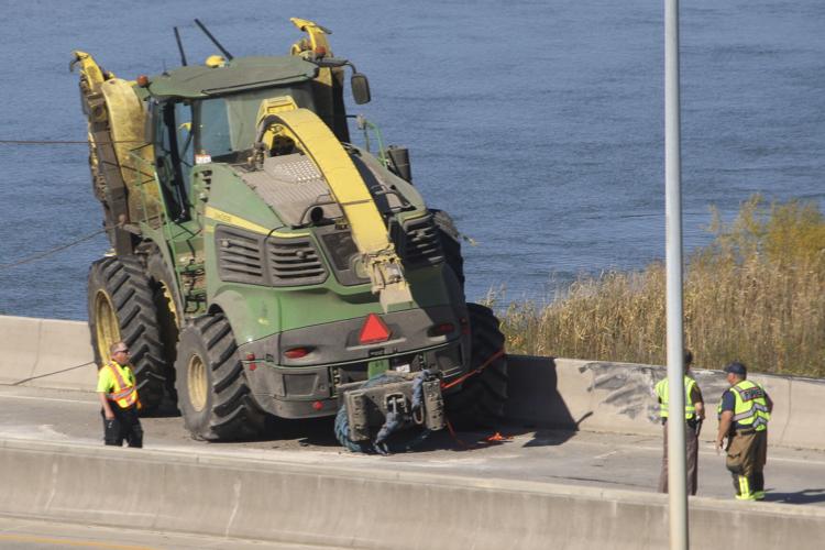 Crash temporarily closes WB I-94 between Bismarck and Mandan