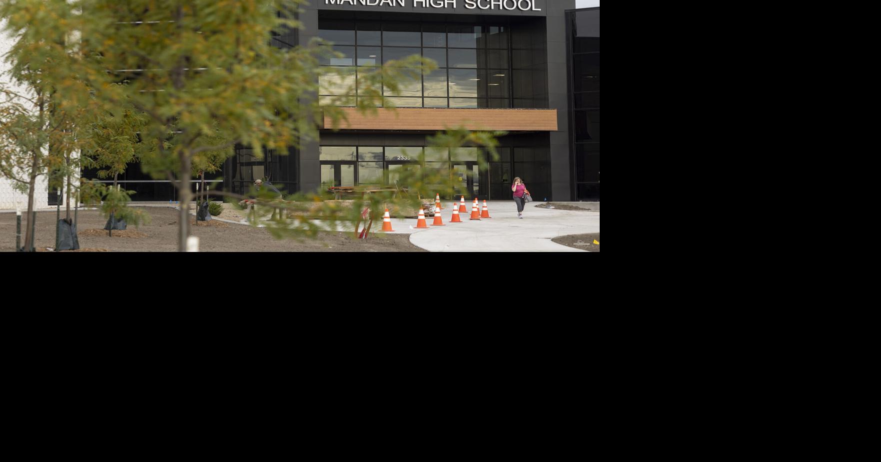 Students get glimpse of new Mandan High School building
