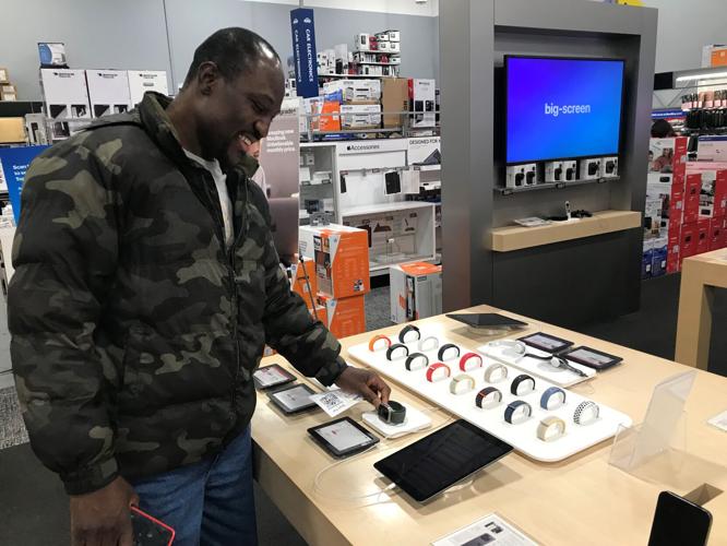 Shoppers hit Bismarck stores on Black Friday; retailers expect good holiday season