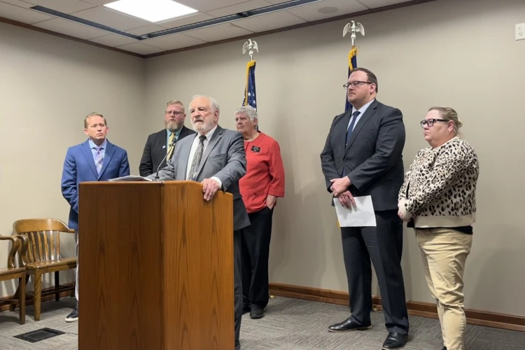 Call for mandatory reporting bill tied to Holmberg fails