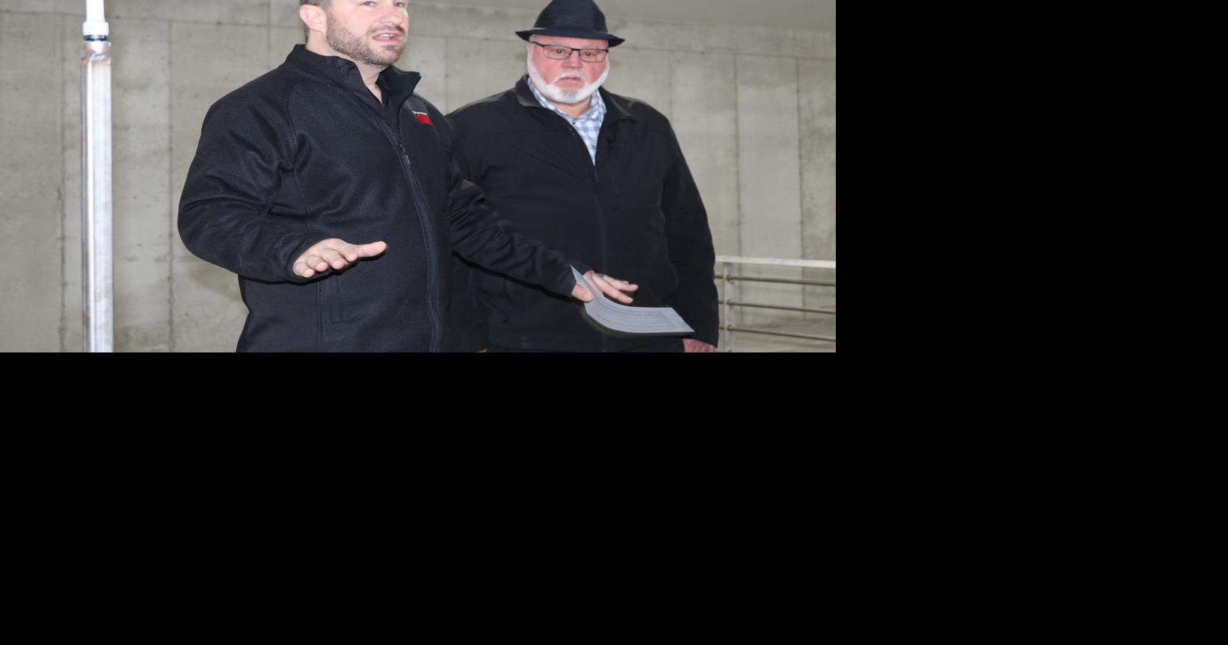 Fairview Colony unveils 6,000-head pig barn complex