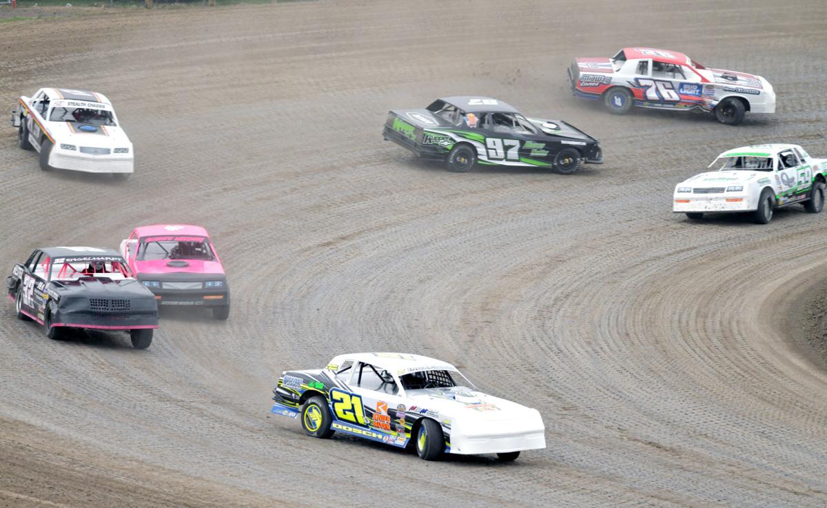 Veteran Seidler among winners on opening night