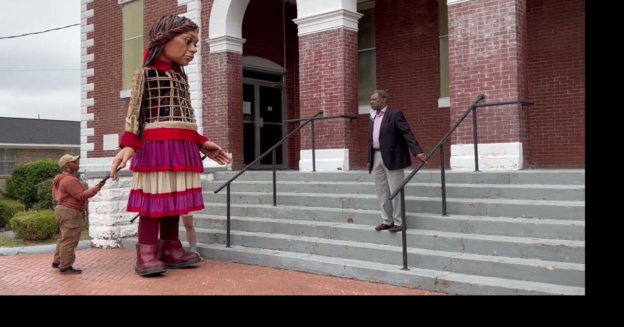 Little Amal puppet wows Selma in walk through downtown | Multimedia ...