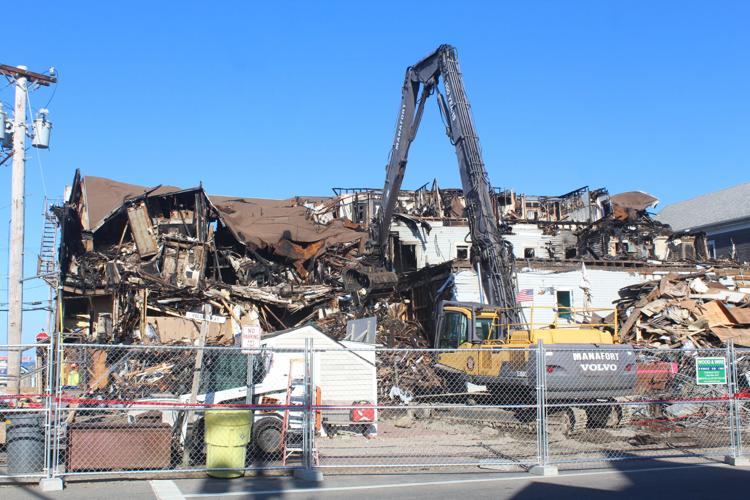 Demolition ongoing at Harborside Inn | News | blockislandtimes.com