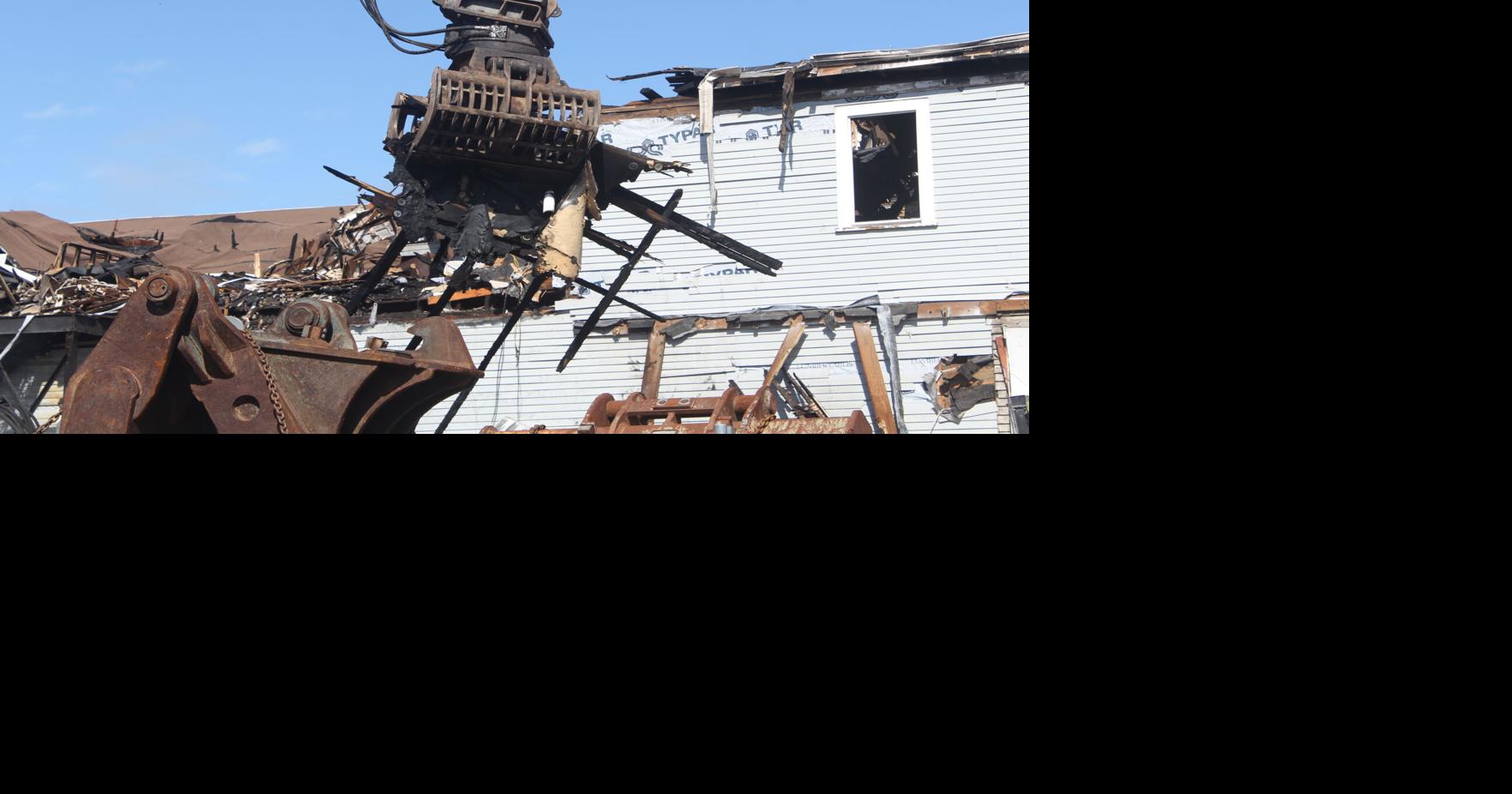 Demolition ongoing at Harborside Inn | News | blockislandtimes.com