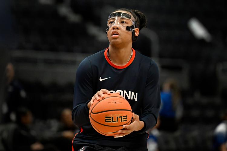 Sarah Strong, Azzi Fudd lead No. 1 UConn to 31st win in a row with 84 ...