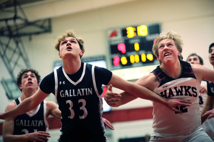 Bozeman boys stay undefeated, overcome foul trouble in win over ...