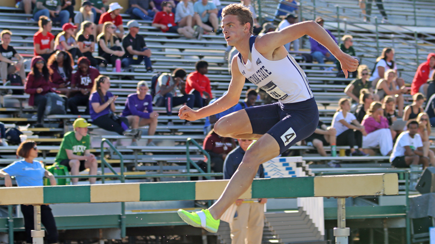 Hamilton posts World’s fastest steeplechase time, McManus and Taylor ...