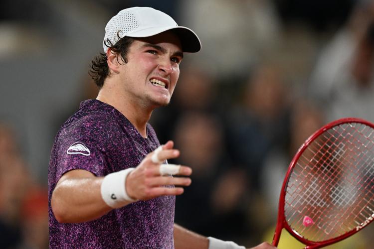 Jakub Mensik goes from cramps and wheelchair to a spot in the French ...