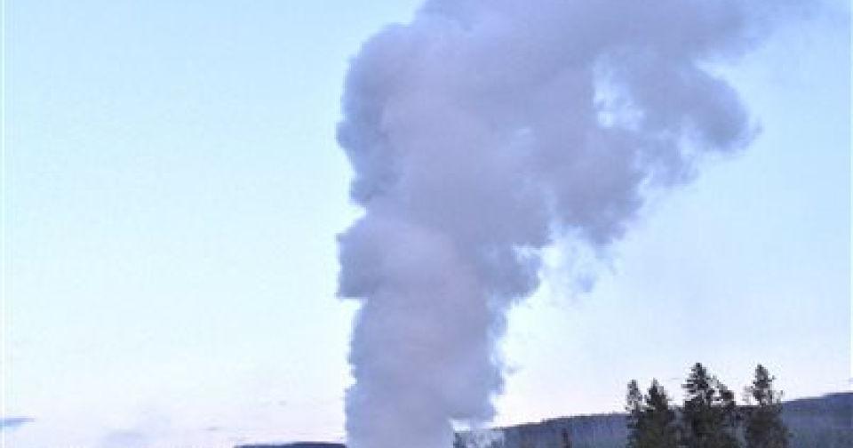 Yellowstone’s Steamboat geyser sees rare eruption | Yellowstone ...
