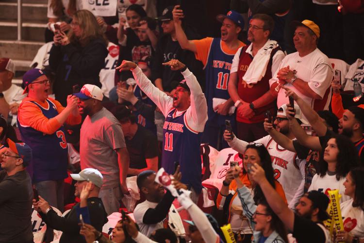 Knicks fans forget about the bad times and savor a record run to their ...