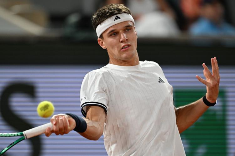 Jakub Mensik goes from cramps and wheelchair to a spot in the French ...