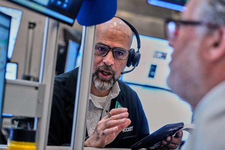 Another sell-off for AI stocks knocks Wall Street back to where it was ...