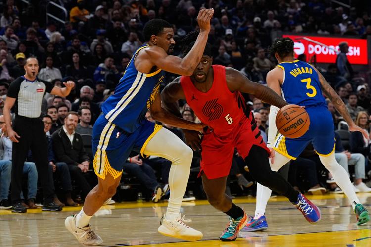 Butler scores 16, Curry dishes 11 assists as Warriors run away from ...