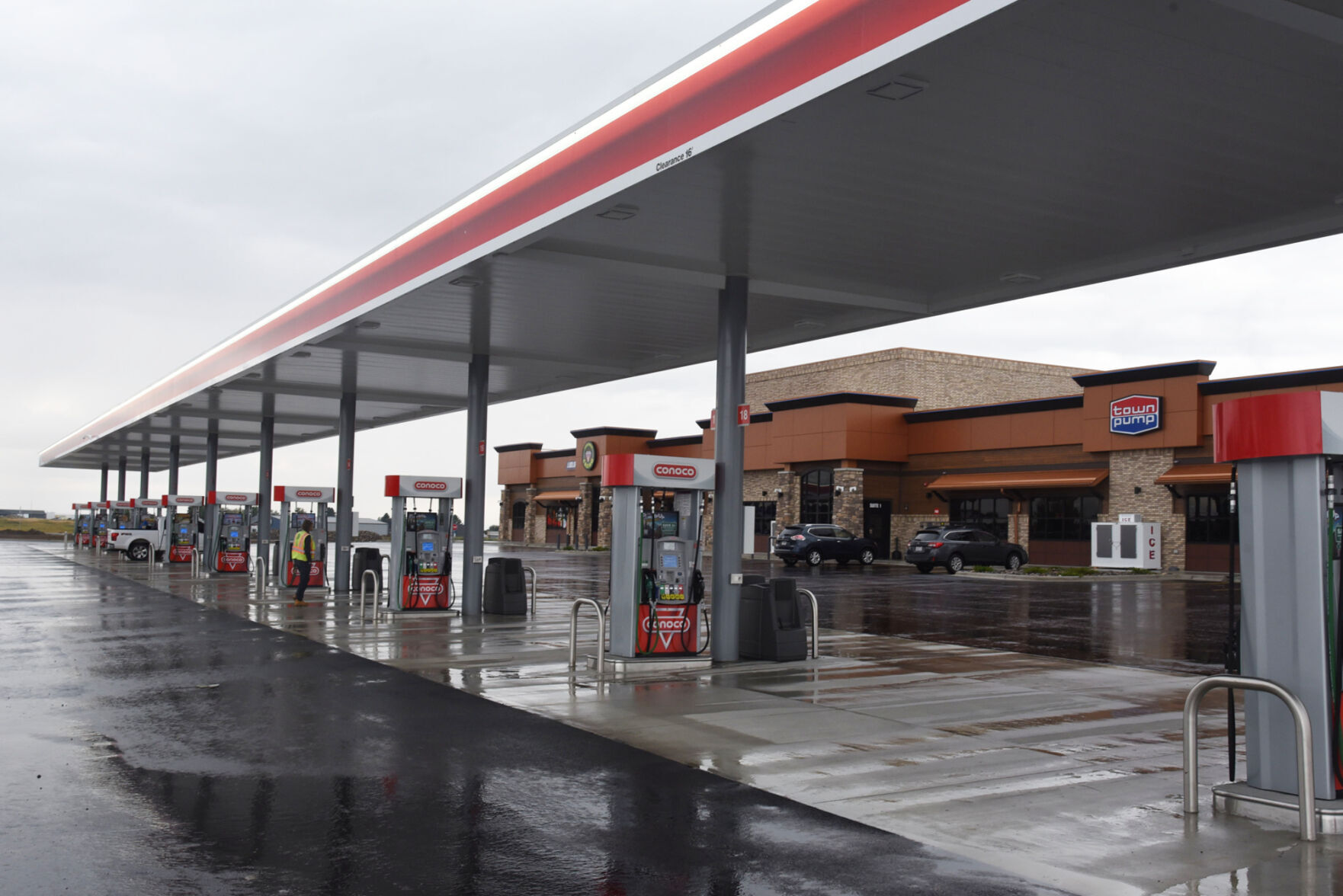 Montana's biggest Town Pump opens on Huffine near Bozeman | Business | bozemandailychronicle.com