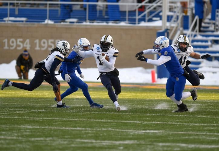 No. 4 Montana State outmatched by No. 1 South Dakota State in FCS ...