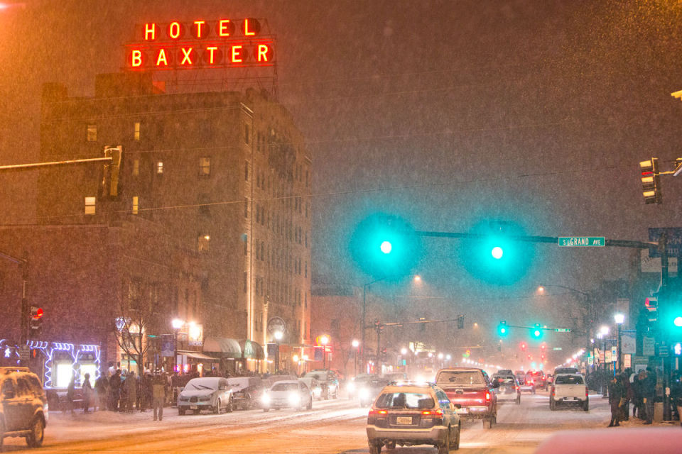 ‘Hotel Baxter’ sign shines again | News | bozemandailychronicle.com