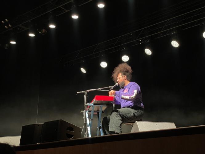 Reggie Watts finds humor in everyday absurdity | Ruckus ...