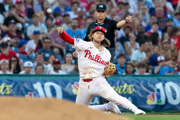 Sánchez fans 9 in 7 innings, becomes 1st starter to reach 10 wins in 8 ...