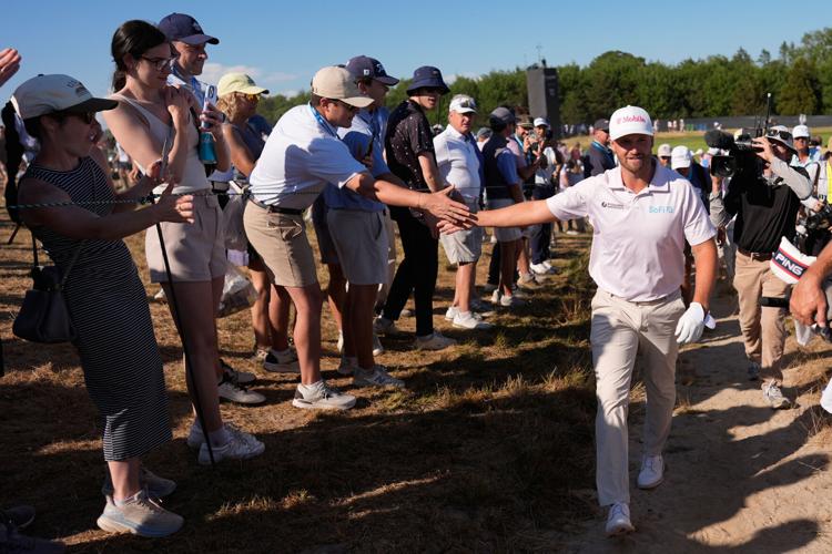 Wyndham Clark quiets a US Open crowd that rooted for him to lose ...
