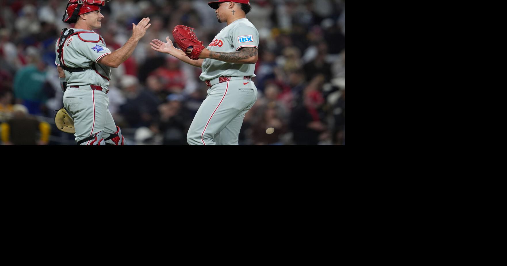 Phillies catcher J.T. Realmuto exits game vs. Dodgers with left wrist ...