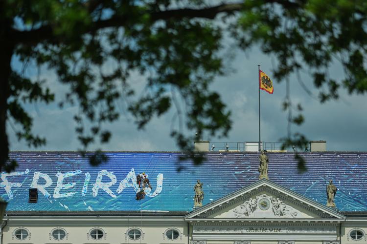 Pop-up art show takes over German president's residence before ...