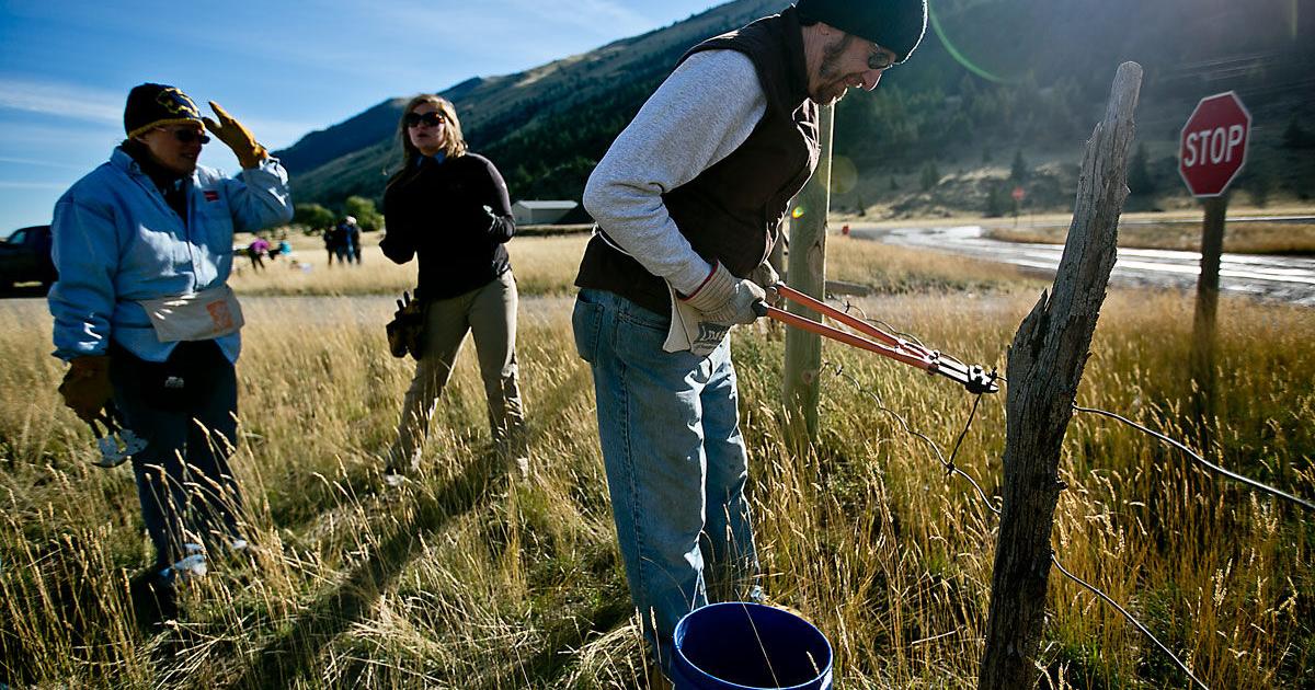 Volunteers string smooth wire for antelope | Wildlife ...