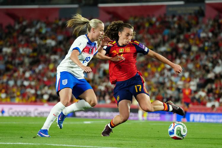 Beth Mead says it was a 'no-brainer' to sign with Manchester City ...