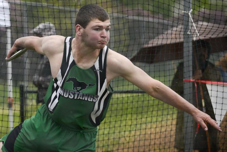 Ennis' Morgan dominates, Manhattan Christian sweeps at districts | Prep ...