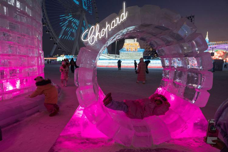 Harbin ice festival draws sculptors and spectators to northern China ...