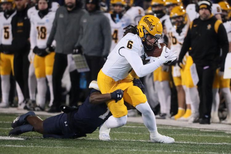 No. 1 Montana State rides second-quarter wave in FCS quarterfinal win ...