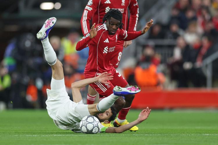 Liverpool right-back Frimpong to miss 'a few weeks' with muscle injury ...