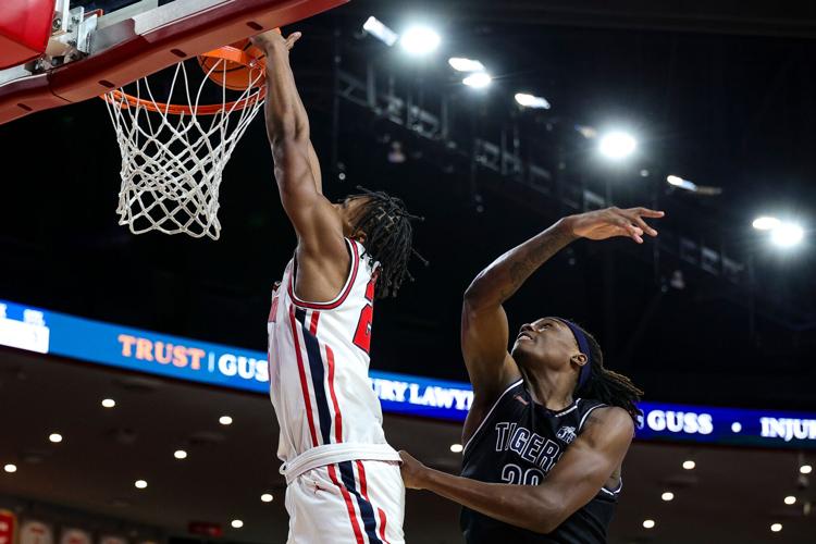 Emanuel Sharp scores 23, No. 7 Houston beats Jackson State 80-38 ...