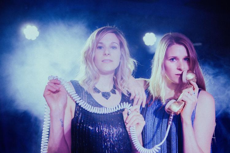 Shook Twin evolution: Sister duo leans into larger band, wider range of ...